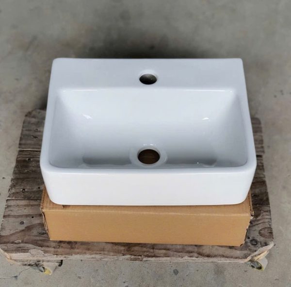 Lavabo treo tường nhỏ Varino VA-K237 - Thiết bị vệ sinh varino